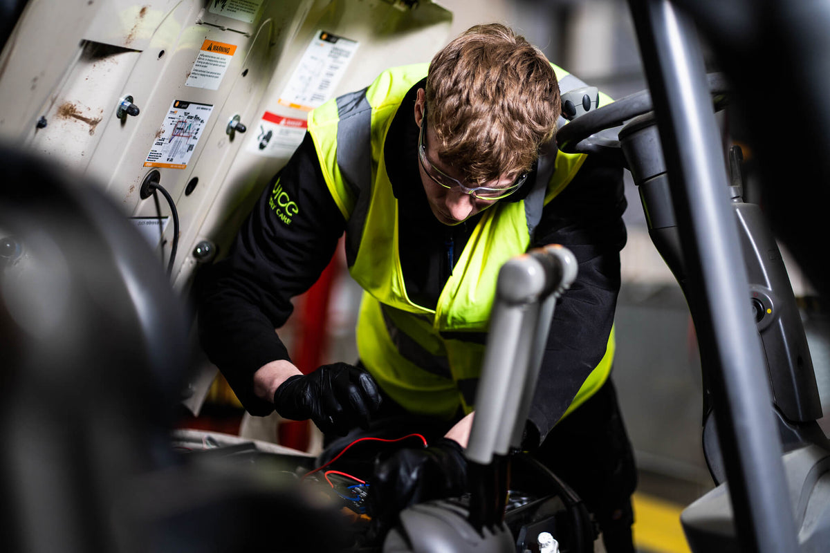 Forklift Battery Breakdown & Repair | Juice Energy